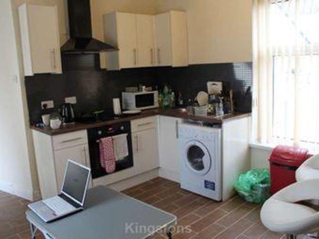 3 Bedrooms Flat for rent in Wyeverne Road, Cathays, Cardiff CF24