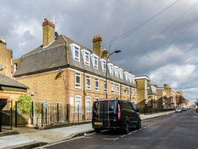 3 Bedrooms Flat for rent in Wyfold Road, Munster Village SW6