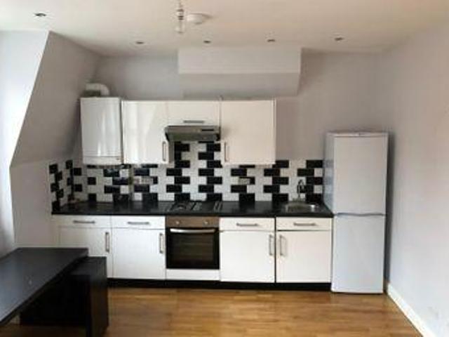 3 Bedrooms Flat for rent in Tottenham Lane, London, Hornsey N8