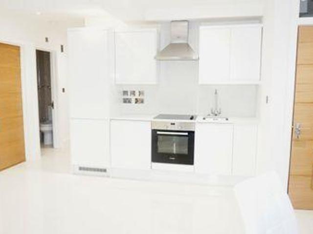 3 Bedrooms Flat for rent in Tower Bridge Road, London SE1