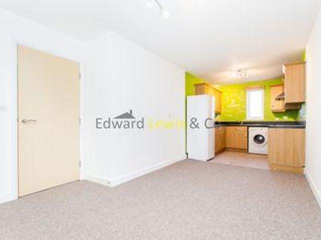 3 Bedrooms Flat for rent in Tower Mews, London E17