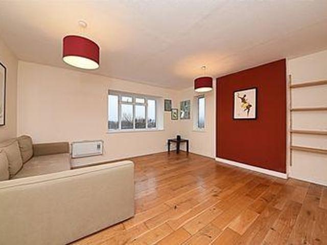 3 Bedrooms Flat for rent in Todd House, The Grange, East Finchley N2