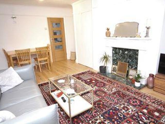 3 Bedrooms Flat for rent in Tollington Park, London N4