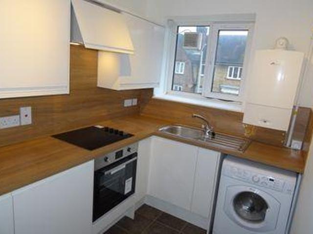 3 Bedrooms Flat for rent in Tooting Grove, London SW17