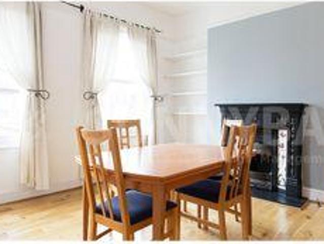 3 Bedrooms Flat for rent in Tabor Grove, Wimbledon SW19