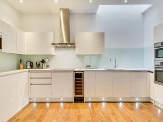 3 Bedrooms Flat for rent in Tadema Road, London SW10