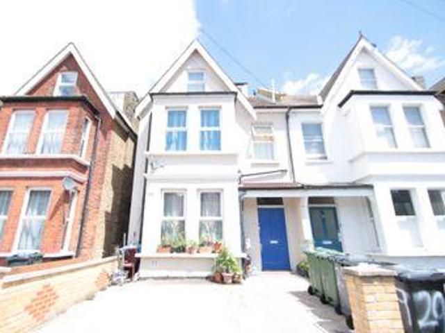 3 Bedrooms Flat for rent in Tankerville Road, London SW16