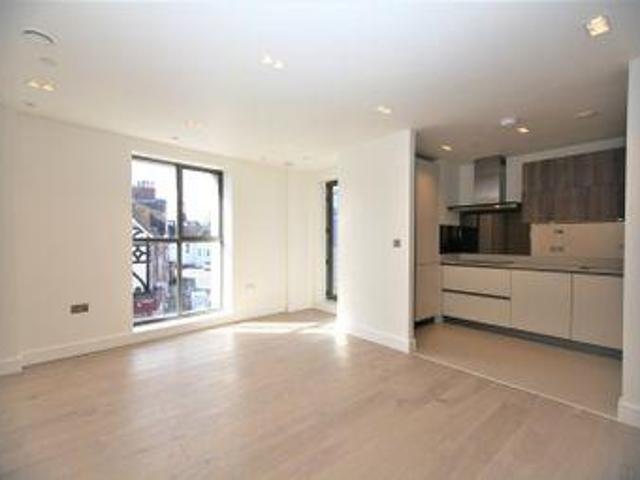 3 Bedrooms Flat for rent in Tenby Mansions, Brent Street, Hendon NW4