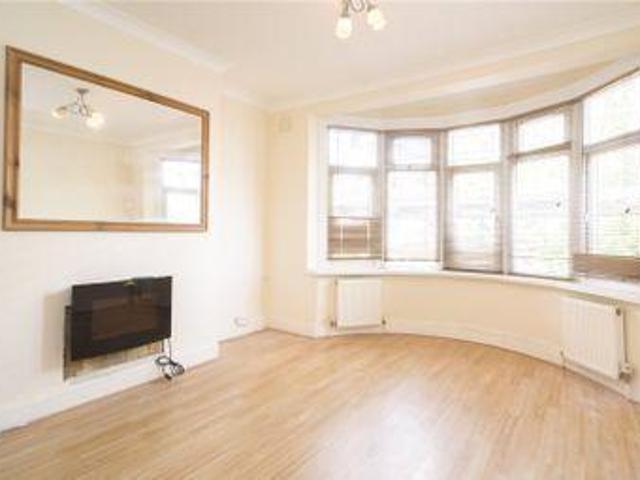 3 Bedrooms Flat for rent in Terrace Road, London E13