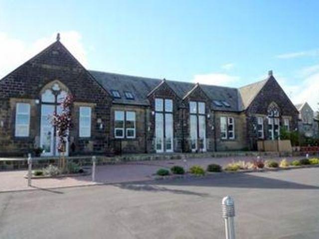 3 Bedrooms Flat for rent in The Old School House, Lodge Street, Cullingworth BD13
