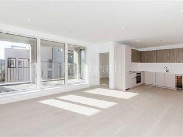 3 Bedrooms Flat for rent in The Avenue, Queens Park, London NW6