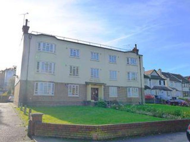 3 Bedrooms Flat for rent in The Drive, London N11