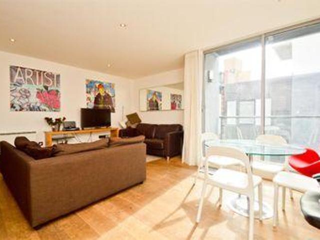 3 Bedrooms Flat for rent in The Foundry, London EC2A