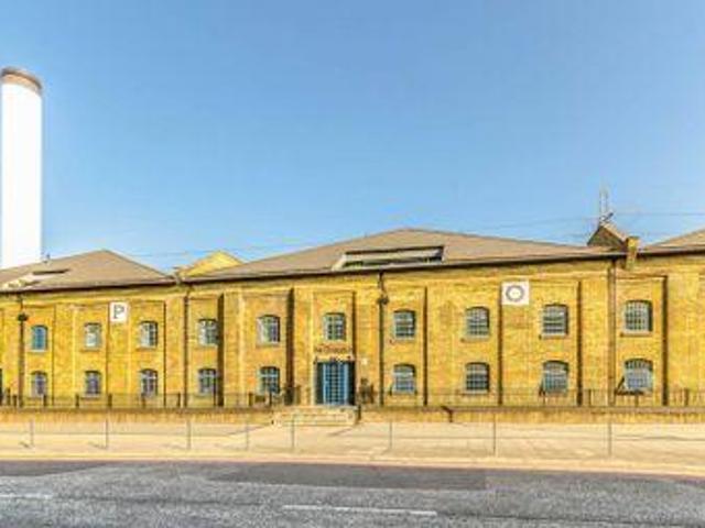 3 Bedrooms Flat for rent in The Grainstore, Royal Docks E16