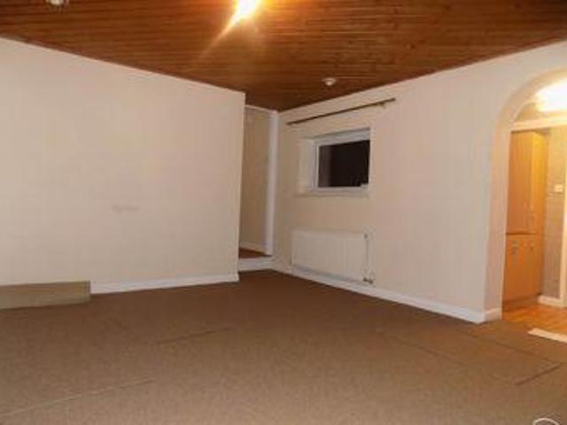 3 Bedrooms Flat for rent in The Green, West Drayton, Middlesex UB7