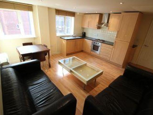 3 Bedrooms Flat for rent in The Royal Apartments, Wilton Place, Salford City M3