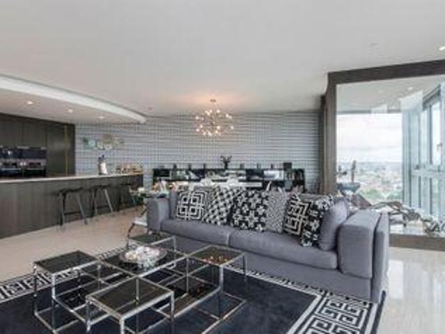 3 Bedrooms Flat for rent in The Tower, St. George Wharf, Vauxhall SW8