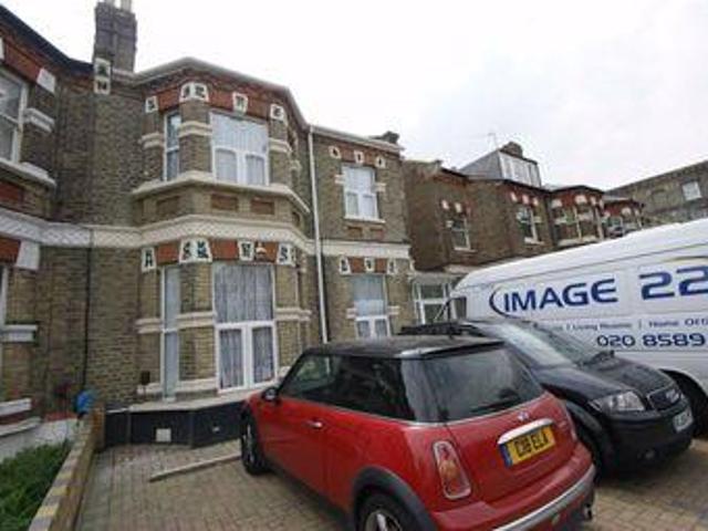 3 Bedrooms Flat for rent in The Vale, London W3