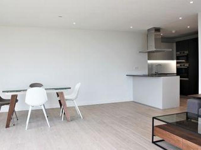 3 Bedrooms Flat for rent in Theshoreline Building, 42 Newnton Close, London N4