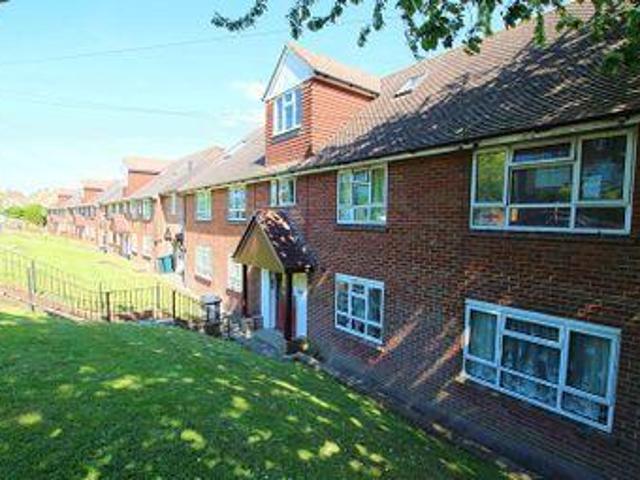 3 Bedrooms Flat for rent in Thompson Road, Brighton BN1
