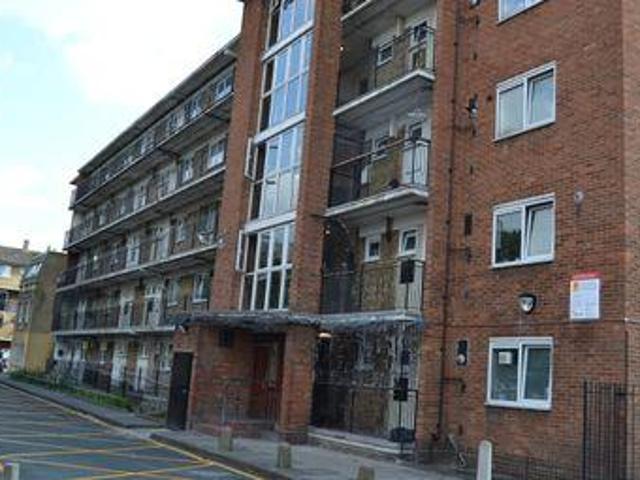 3 Bedrooms Flat for rent in Tillett Way, Shoreditch E2