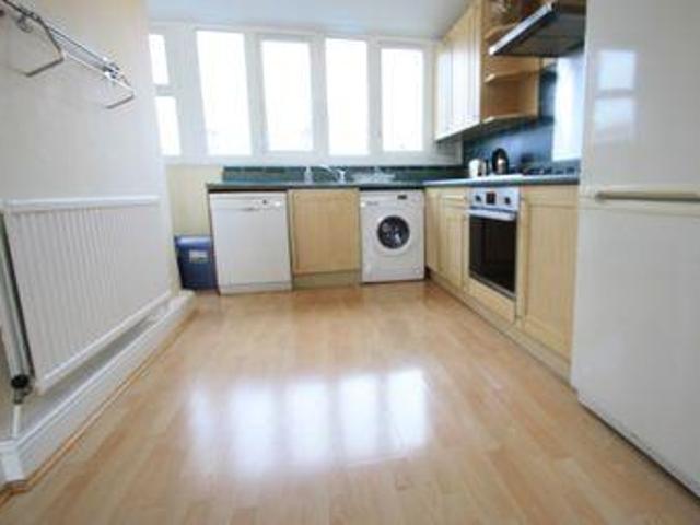 3 Bedrooms Flat for rent in Tregunter Road, Kensington SW10