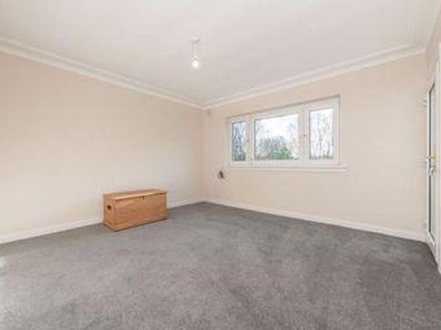 3 Bedrooms Flat for rent in Trinity Court, Edinburgh EH5
