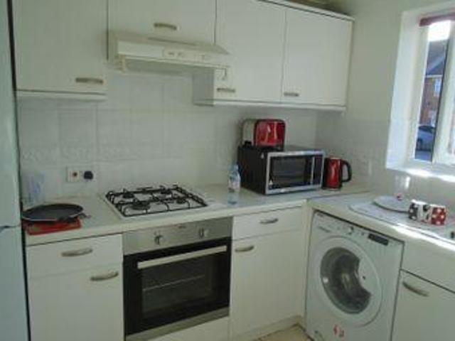 3 Bedrooms Flat for rent in Tulip Gardens, Ilford IG1