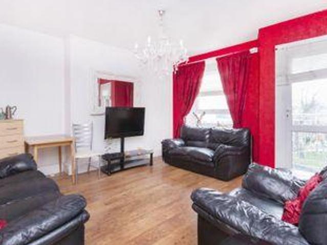 3 Bedrooms Flat for rent in Tulse Hill, London SW2