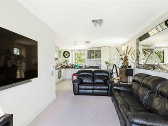 3 Bedrooms Flat for rent in Turner House, 22 Mcmillan Street, London SE8