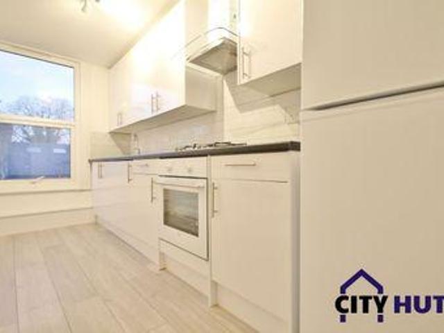 3 Bedrooms Flat for rent in Turnpike Mews, Turnpike Lane, London N8