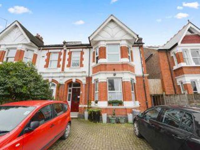 3 Bedrooms Flat for rent in Twyford Avenue, London W3