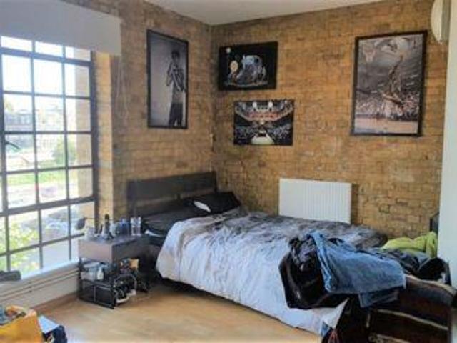 3 Bedrooms Flat for rent in Tyssen Street, London E8