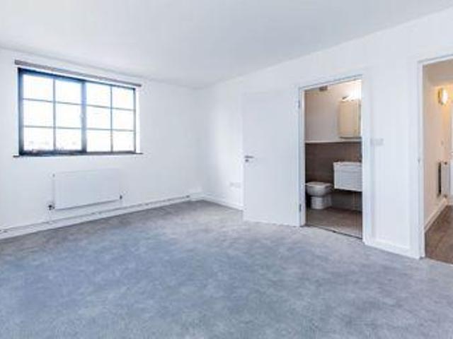 3 Bedrooms Flat for rent in Tyssen Street, London E8
