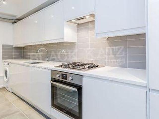 3 Bedrooms Flat for rent in Tyssen Street, London E8