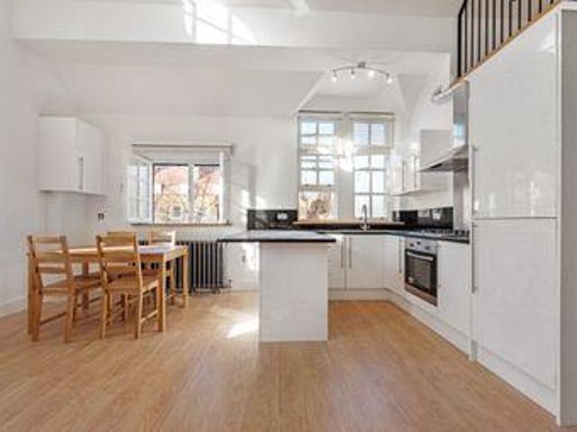 3 Bedrooms Flat for rent in Union Grove, Stockwell, London SW8