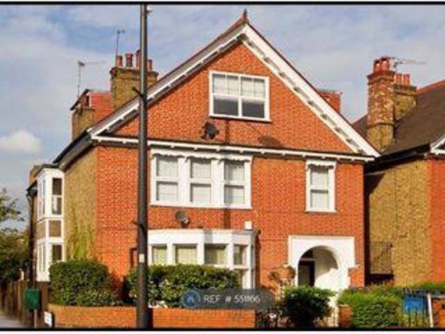 3 Bedrooms Flat for rent in Upper Richmond Road West, London SW14