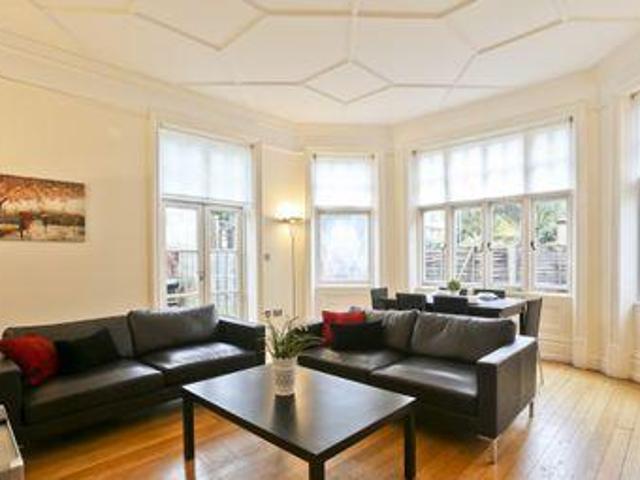 3 Bedrooms Flat for rent in Upper Richmond Road, London SW15