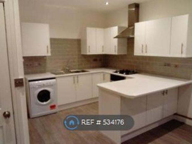 3 Bedrooms Flat for rent in Vant Road, London SW17