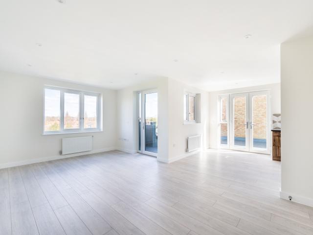 3 Bedrooms Flat for Rent in Venice House | Foxtons