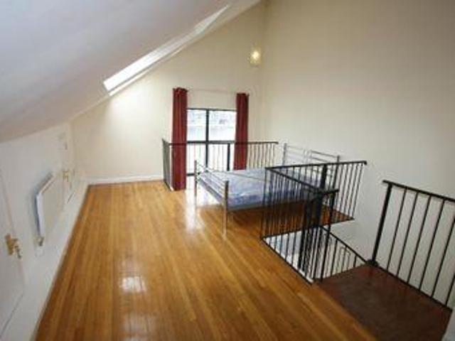 3 Bedrooms Flat for rent in York House, De Quincey Mews, Royal Docks, London E16
