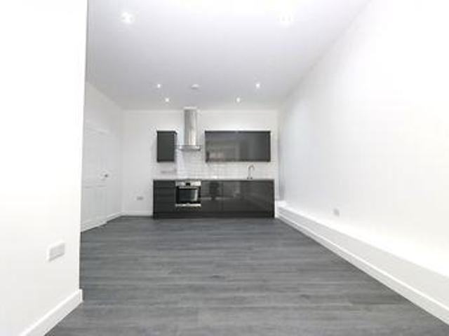 3 Bedrooms Flat for rent in Zircon House, Postway Mews, Ilford, Essex IG1