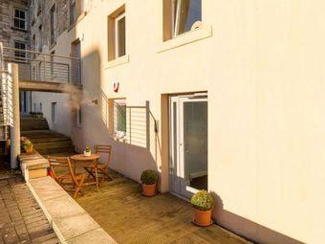 3 Bedrooms Flat for sale in 11/2 Hermand Crescent, Edinburgh EH11
