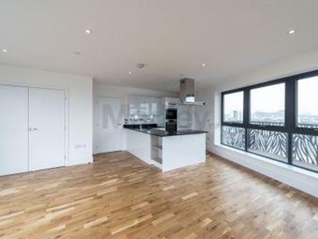 3 Bedrooms Flat for sale in 139 Leven Road, London E14