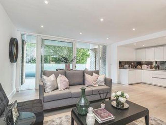 3 Bedrooms Flat for sale in 24 28 Quebec Way, London SE16