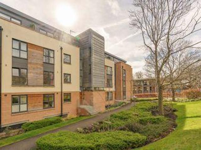 3 Bedrooms Flat for sale in 2/4 Pinkhill Park, Edinburgh EH12