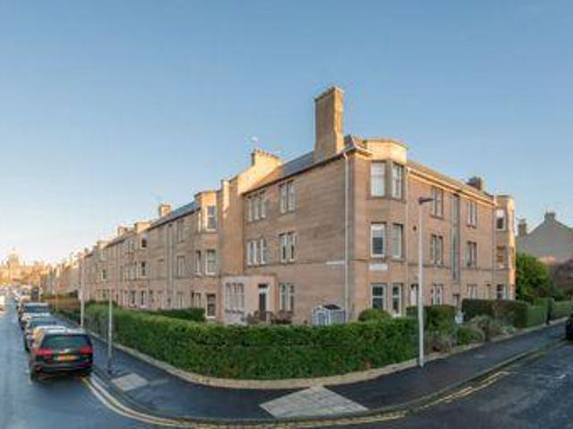 3 Bedrooms Flat for sale in 28 Comely Bank Grove, Comely Bank EH4