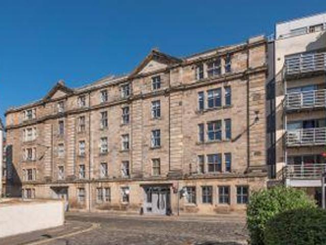 3 Bedrooms Flat for sale in 33/39 Water Street, Edinburgh EH6