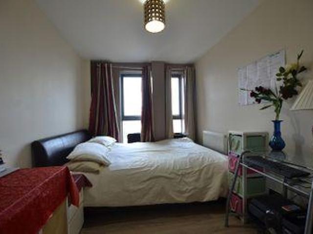 3 Bedrooms Flat for sale in 420 London Road, Croydon, Surrey. CR0