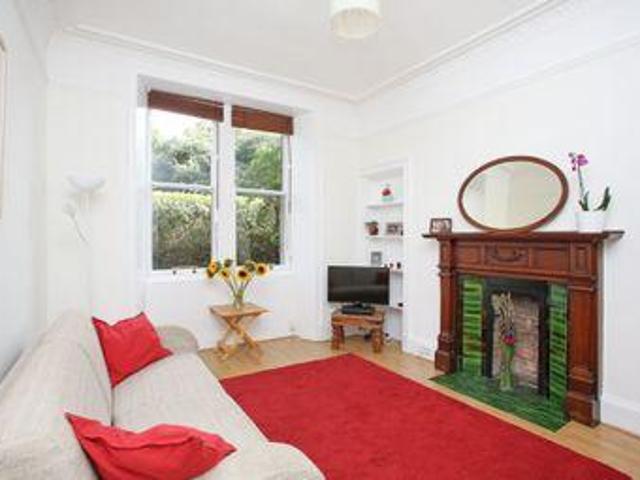3 Bedrooms Flat for sale in 46/2 Sloan Street, Leith, Edinburgh EH6